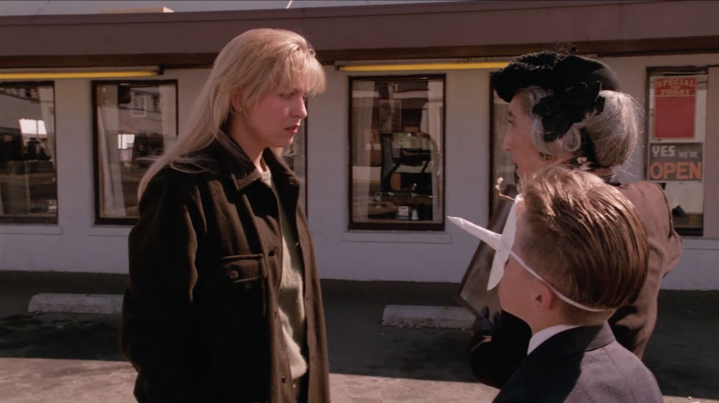 Setting the Stage - Double R Diner Exterior | TWIN PEAKS BLOG